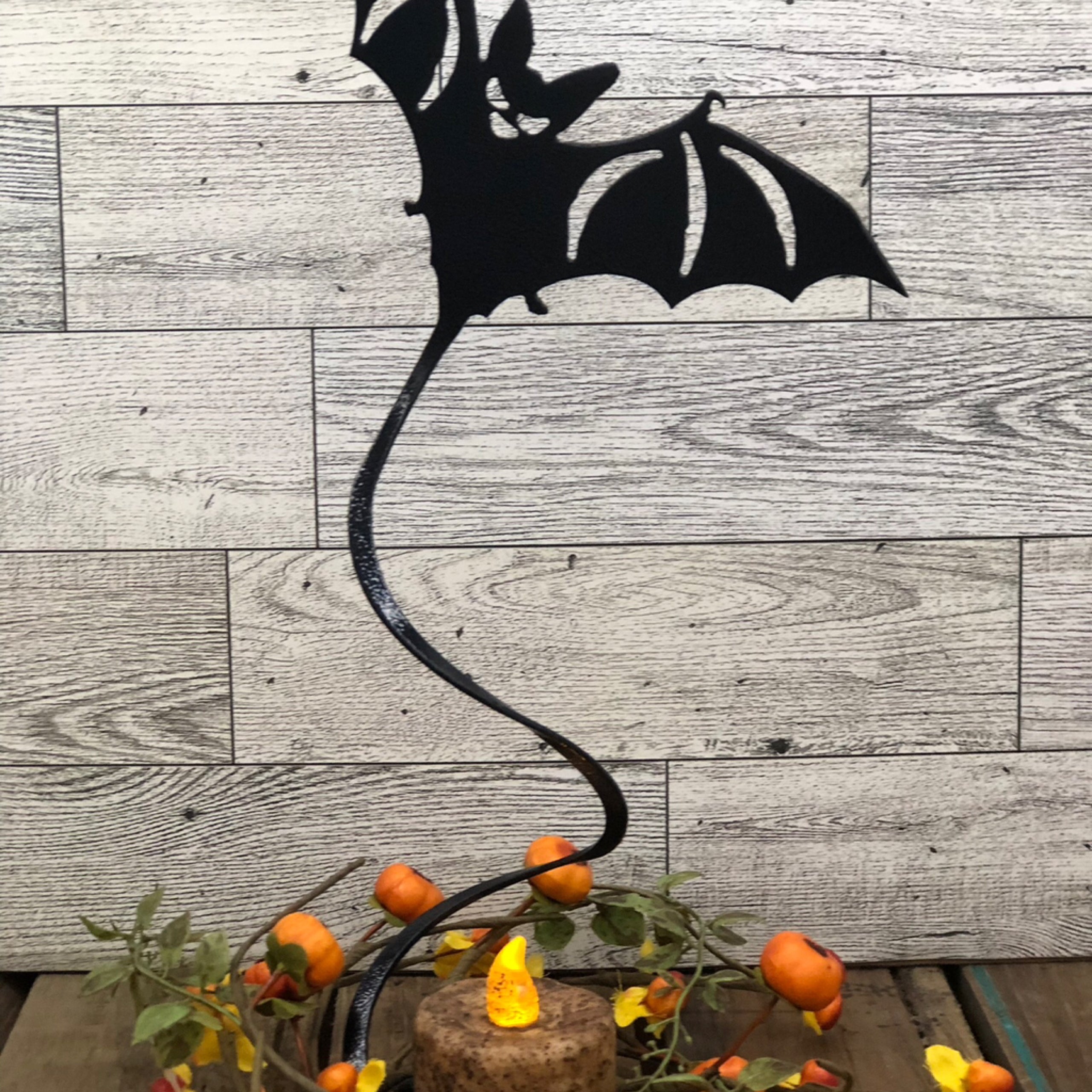 Bat Twist Stand | Diamond Trail Designs